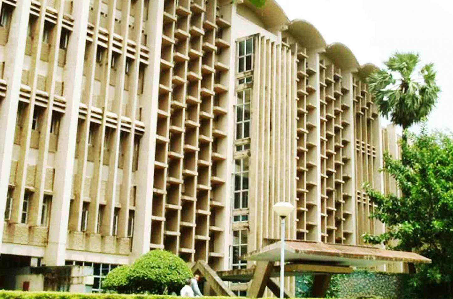 IIT, Bombay tops QS University ranking - Indian Flash